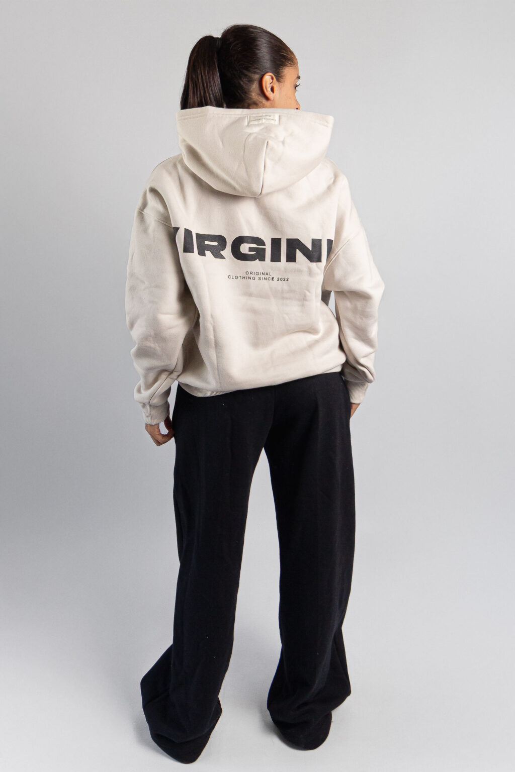 BUZOS VIRGINIA BOXY (GIRL) – VIRGNIA OFICIAL