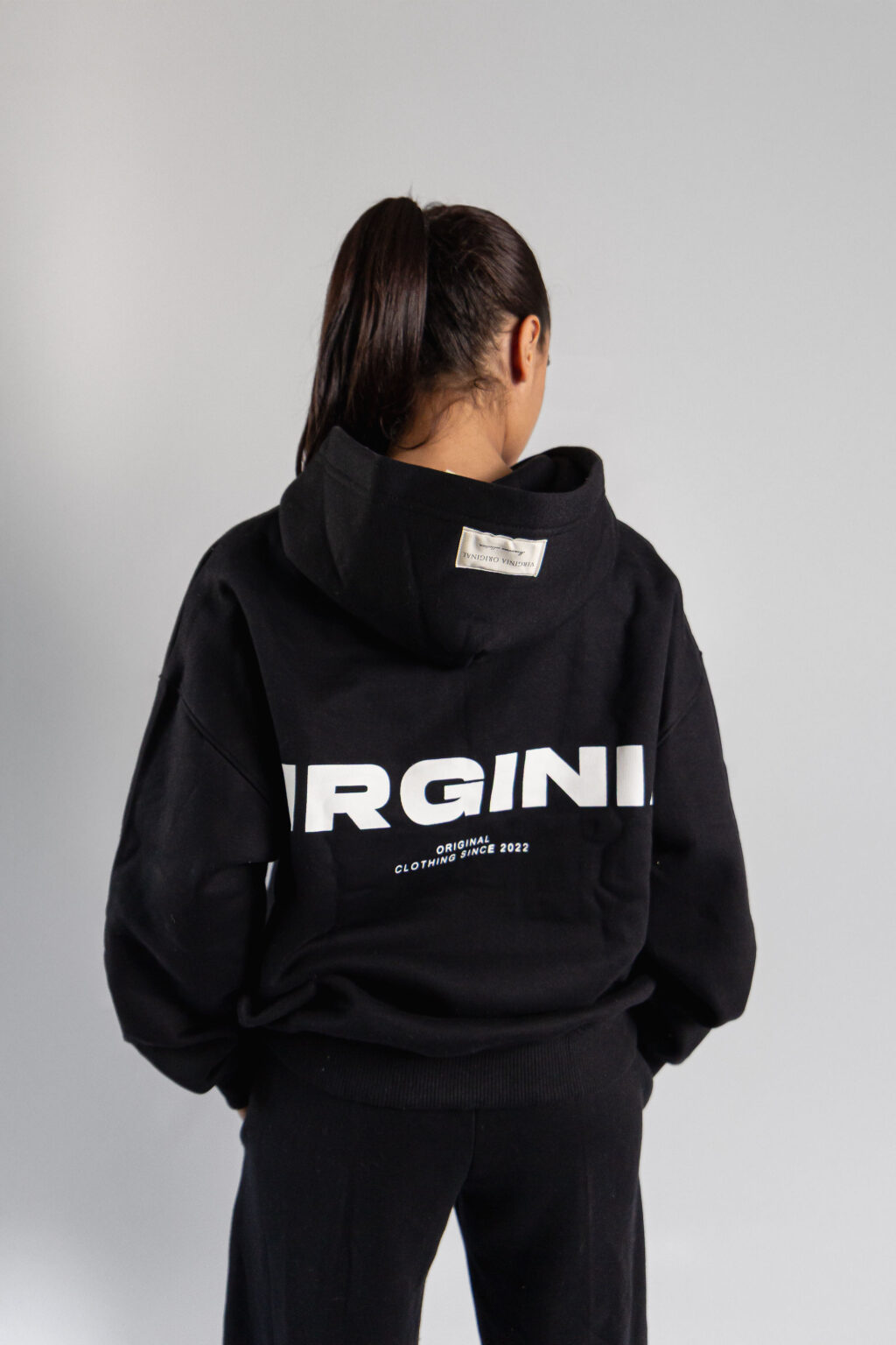 BUZOS VIRGINIA BOXY (GIRL) – VIRGNIA OFICIAL